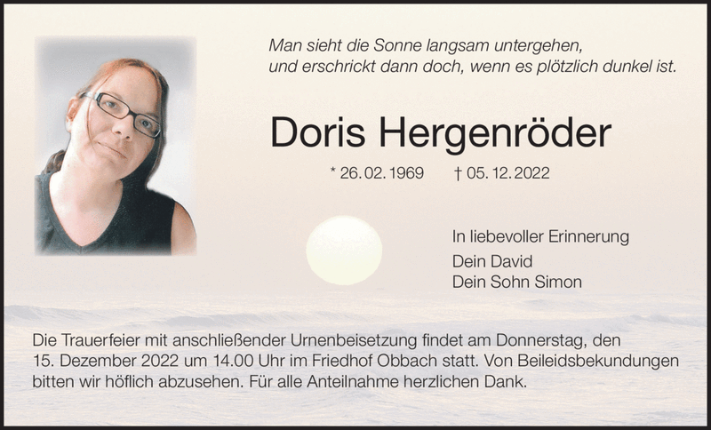 Man sieht die Sonne langsam untergehen